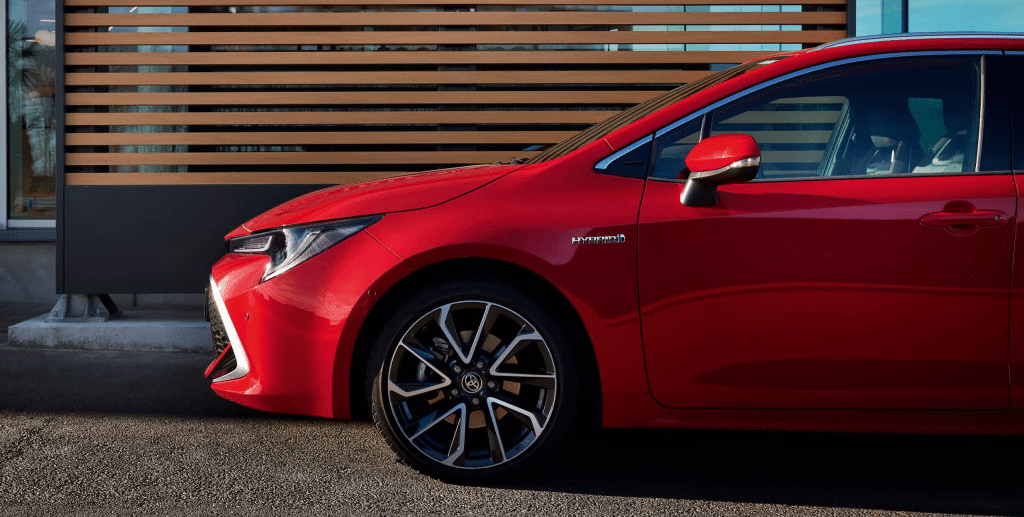 Toyota Plus - naudoti Toyota automobiliai su garantija AUTOTOJA salone